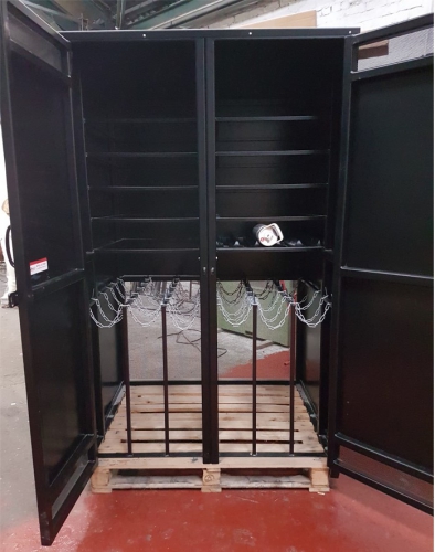 Double Medical Oxygen Cabinet - Secure Storage for Up to 86 Cylinders